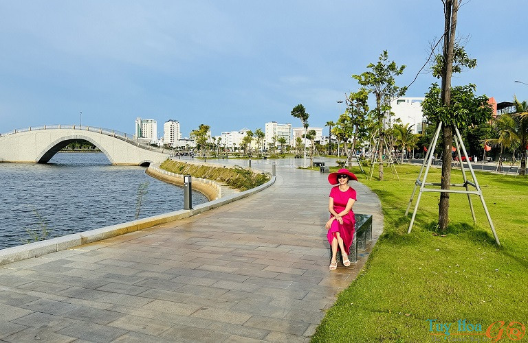 Hồ Điều Hòa Hồ Sơn Phú Yên: Vẻ đẹp lãng mạn giữa lòng thành phố | Tuy ...